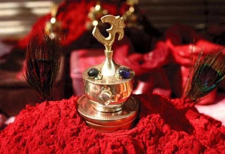 Importance of Kumkum in Hinduism: The Story of Kumkum and Sindoor - AvaniGo